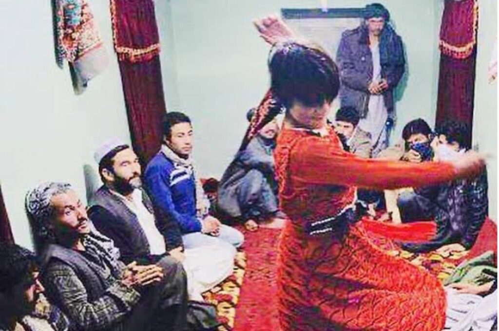 Bacha Bazi, la esclavitud sexual infantil tolerada y protegida por las ...